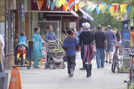 In Jackson Heights | Larsen On Film